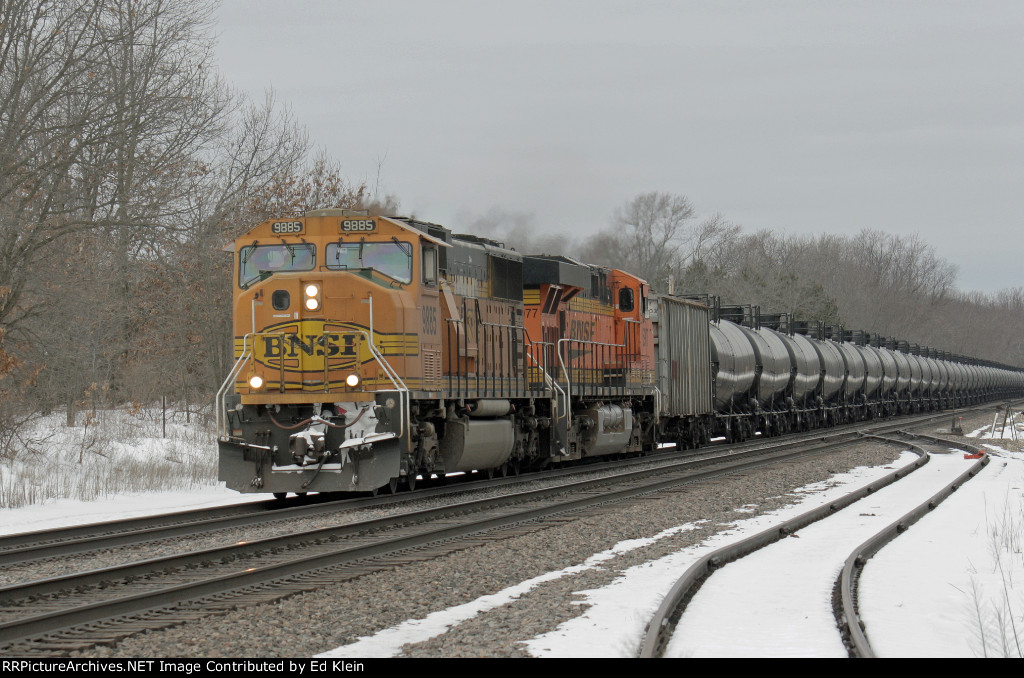 BNSF 9885